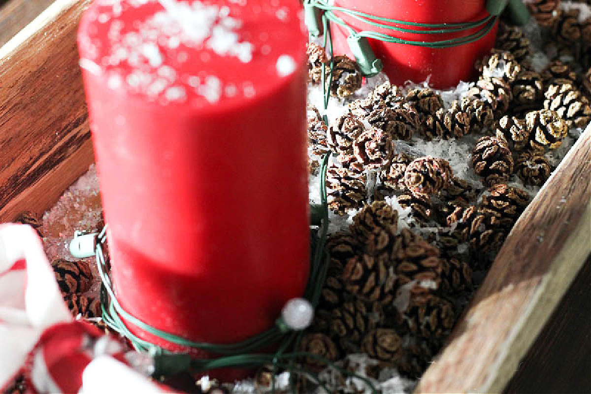 10 Lovely Christmas Vignettes for Festive Decor - Bluesky at Home