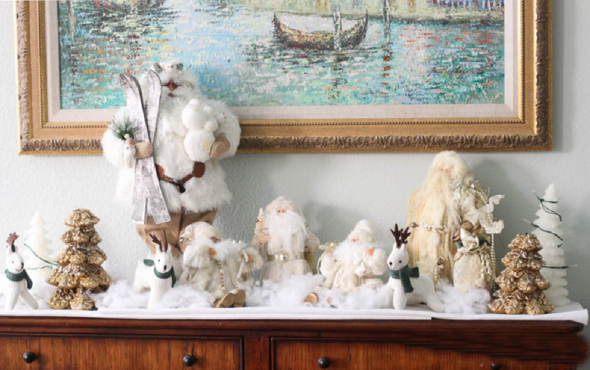 10 Lovely Christmas Vignettes for Festive Decor - Bluesky at Home