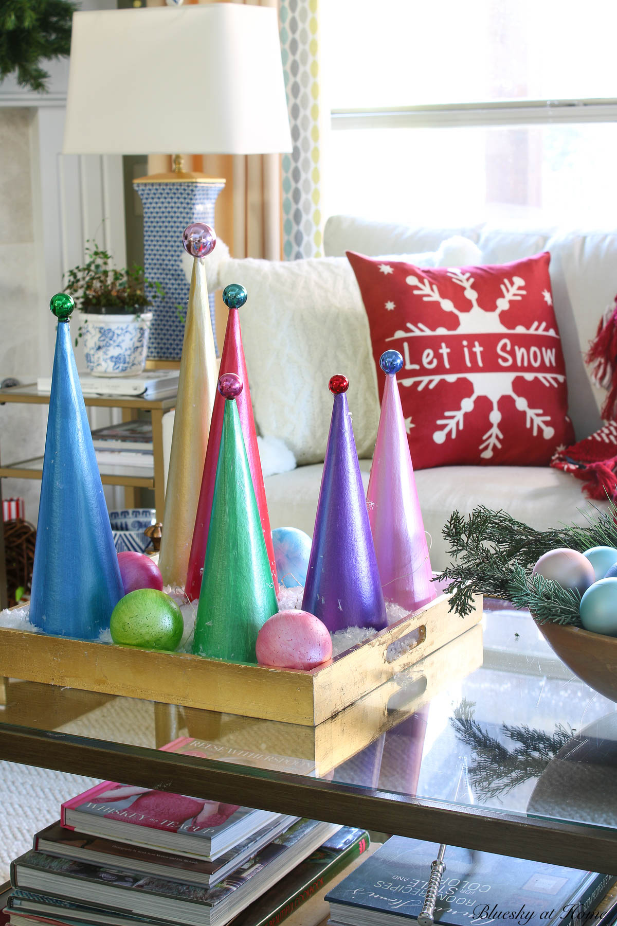 10 Lovely Christmas Vignettes for Festive Decor - Bluesky at Home