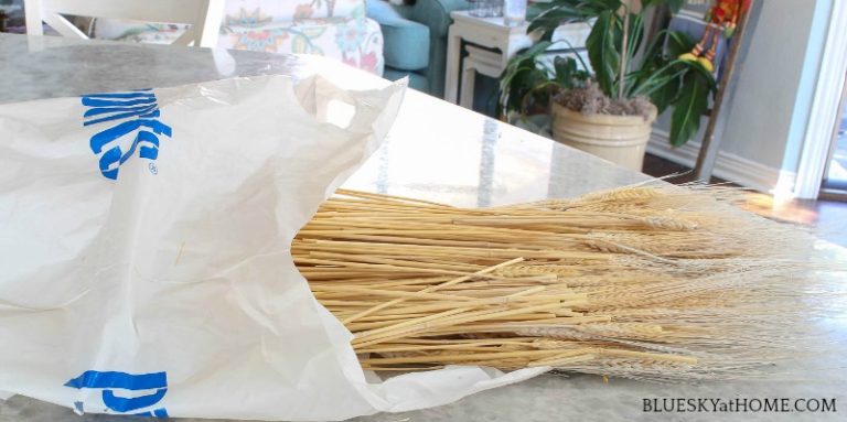 How to Make a Wheat Bundle Thanksgiving Centerpiece - Bluesky at Home
