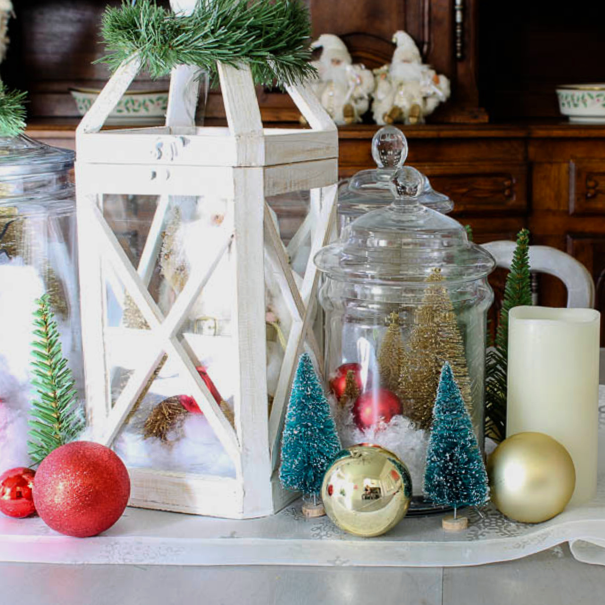 Christmas Table Scape With Lanterns
