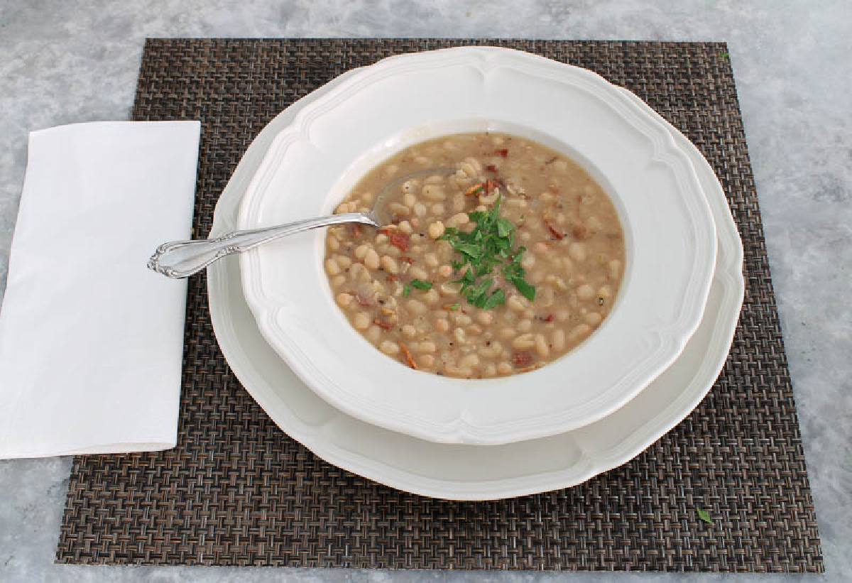 Easy Delicious 4-Ingredient One-Pot Soup - Bluesky at Home