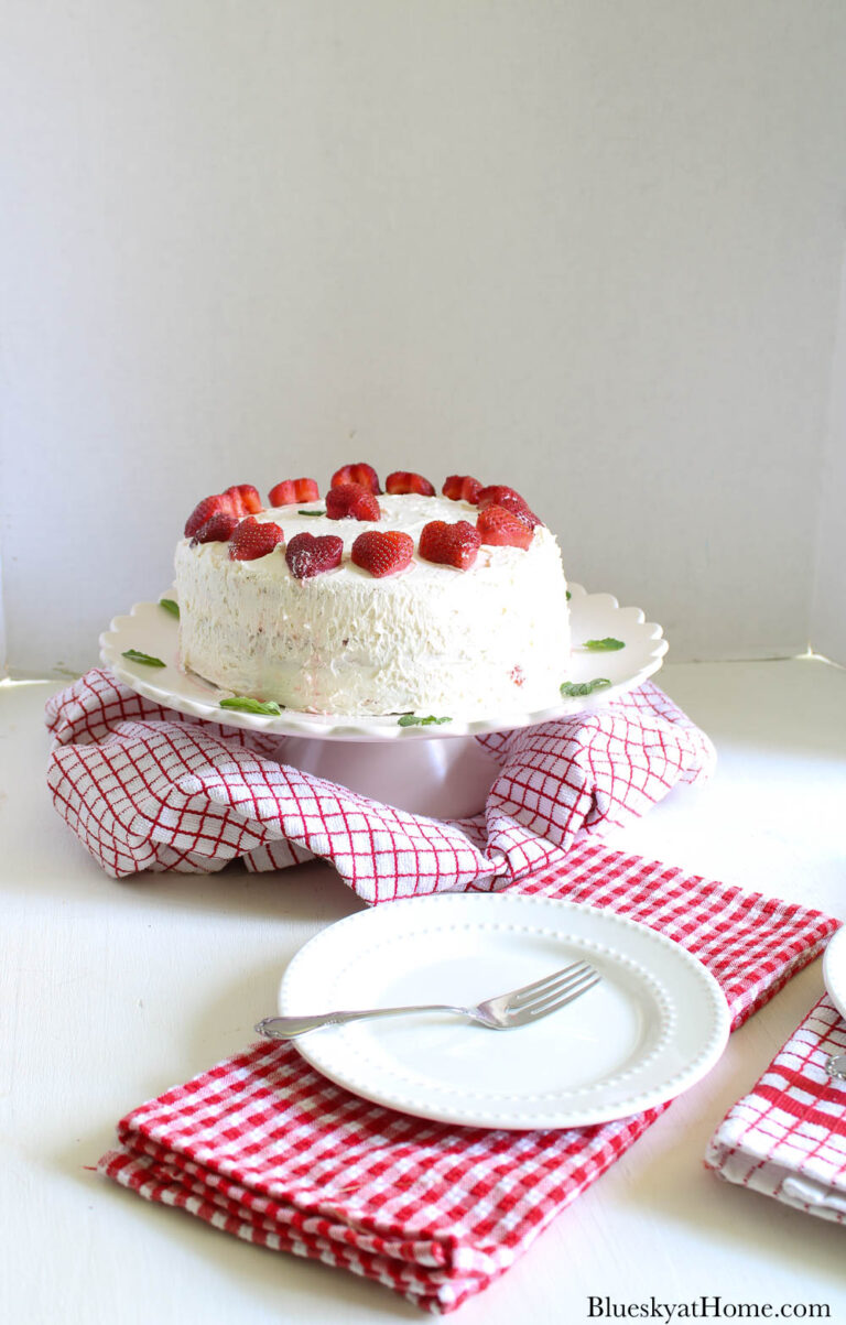 How to Make a Strawberry Vanilla Cake - Bluesky at Home