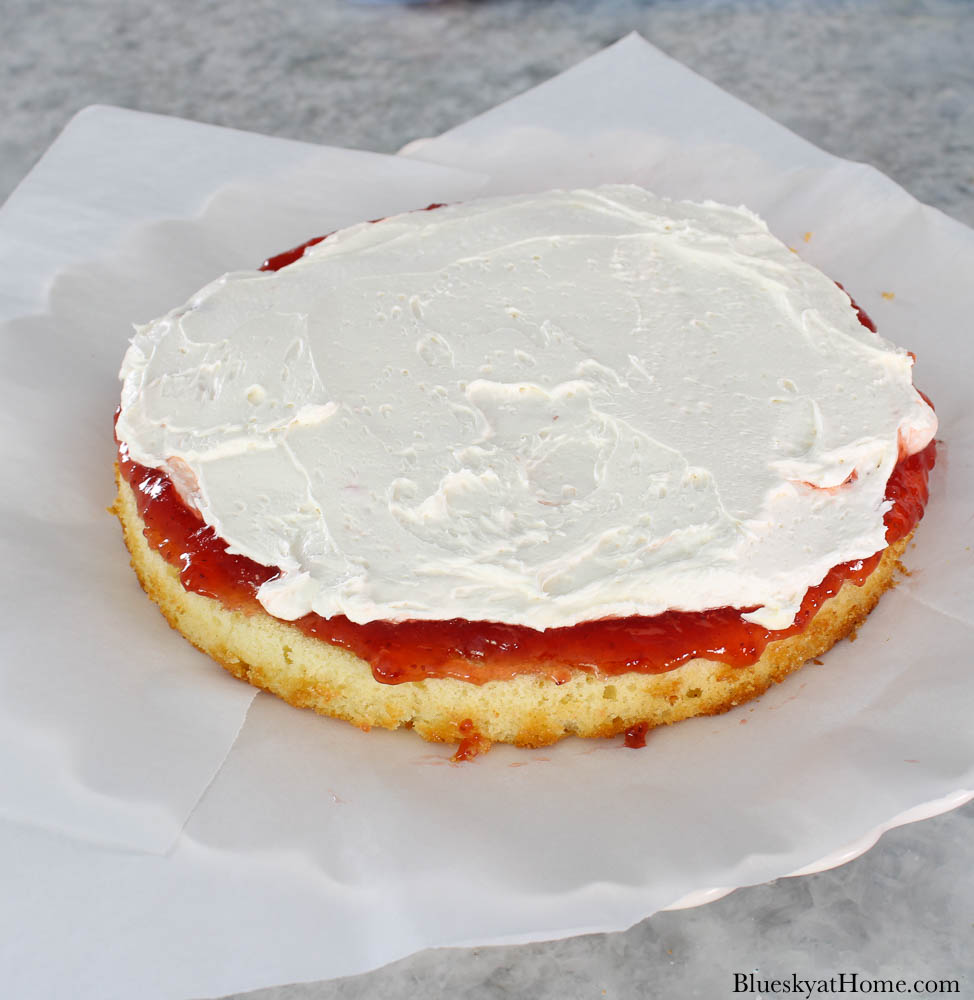 How to Make a Strawberry Vanilla Cake - Bluesky at Home