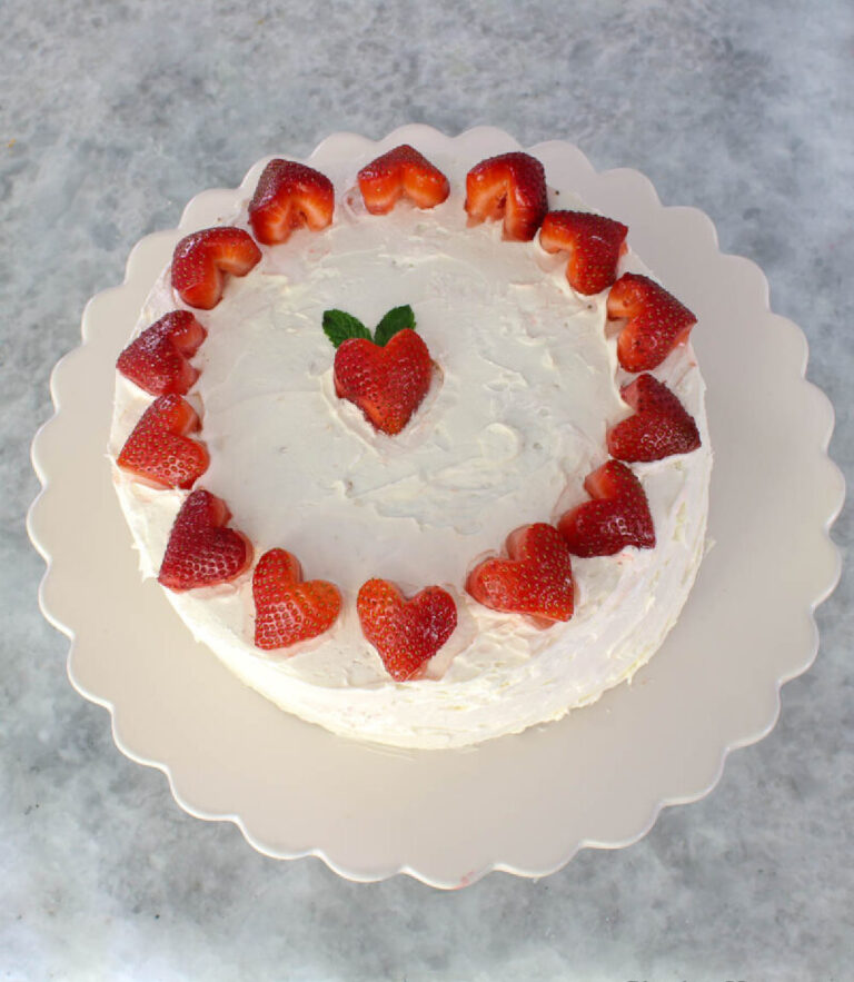 How to Make a Strawberry Vanilla Cake - Bluesky at Home