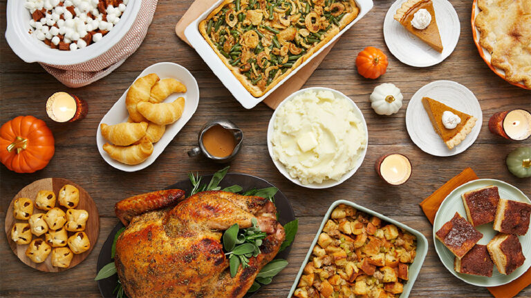 21 Steps to Get Ready to Host Thanksgiving Dinner - Bluesky at Home