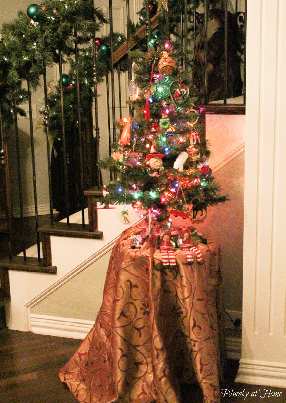 10 Fabulous Christmas Tree Decorating Ideas - Bluesky at Home