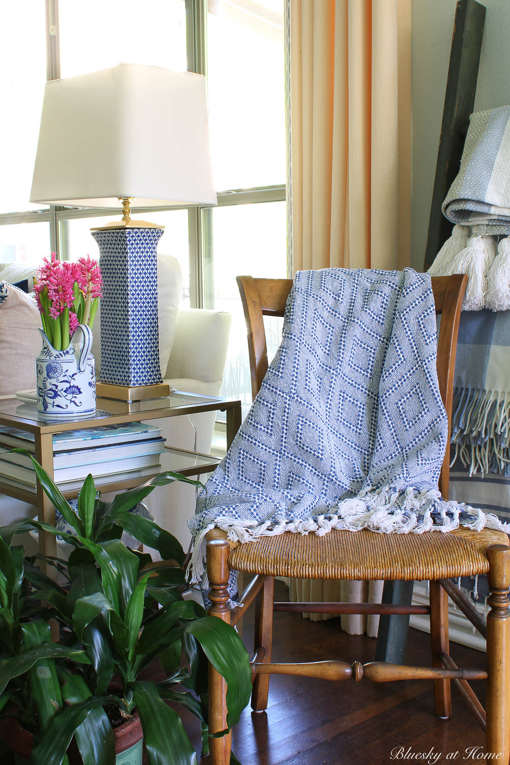 14 Simple Spring Vignette Ideas - Bluesky at Home