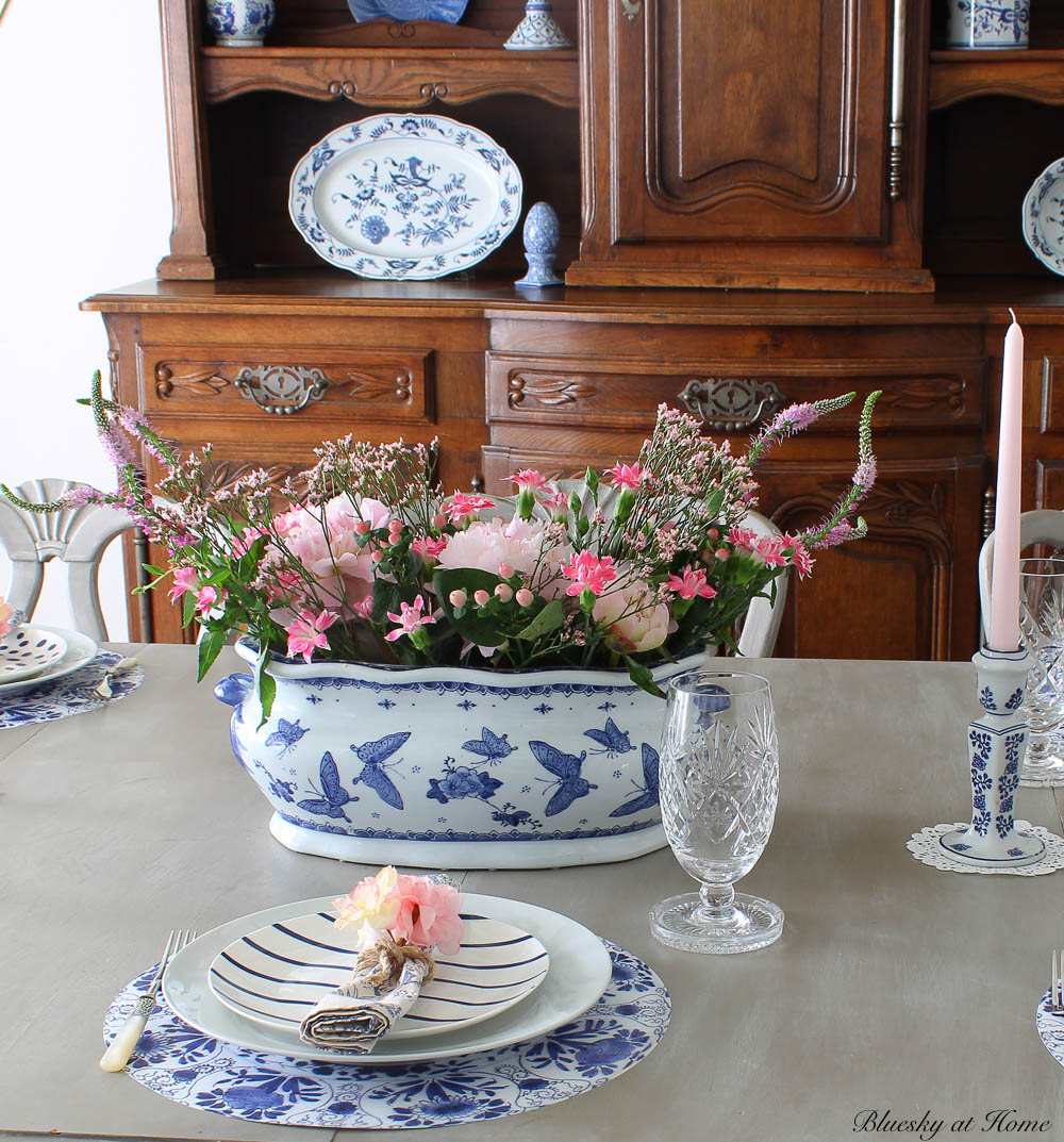 Pretty Table for a Summer Ladies' Dinner Party - Bluesky at Home