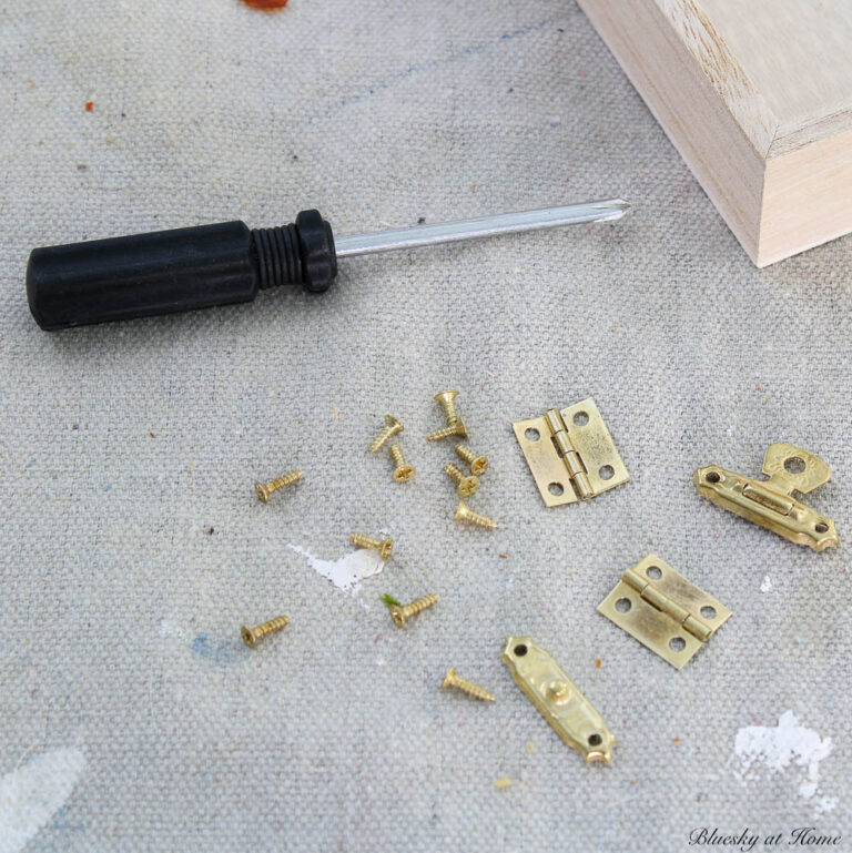 How to Decorate a Wood Box with Paint - Bluesky at Home