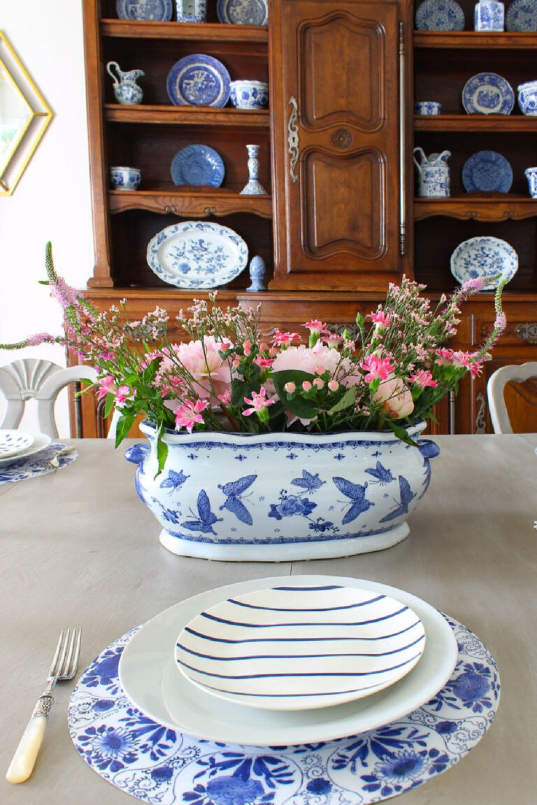 Pretty Table for a Summer Ladies' Dinner Party - Bluesky at Home