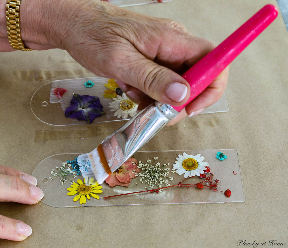 How to Make Pretty Bookmarks with Pressed Flowers - Bluesky at Home
