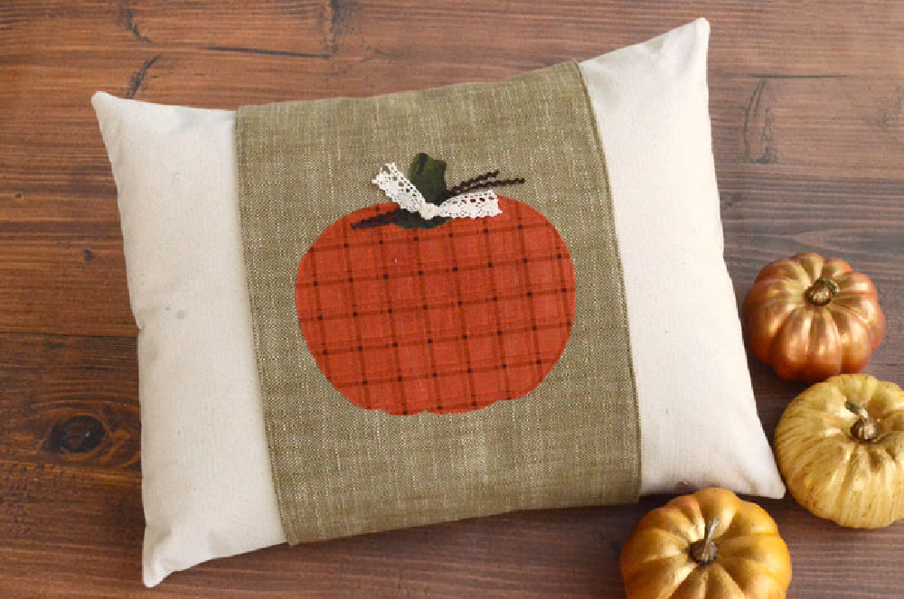 17 Fantastic Fall DIY Pillow Cover Ideas to Make - Bluesky at Home