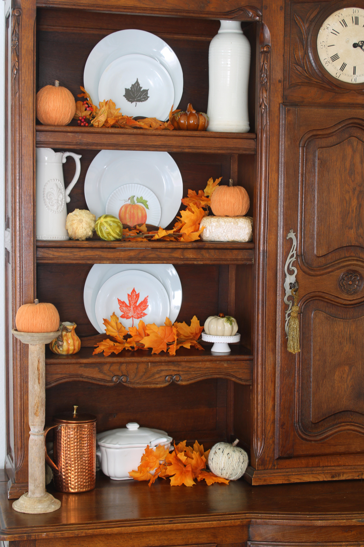 Simple Thanksgiving Hutch Decorating Ideas - Bluesky at Home