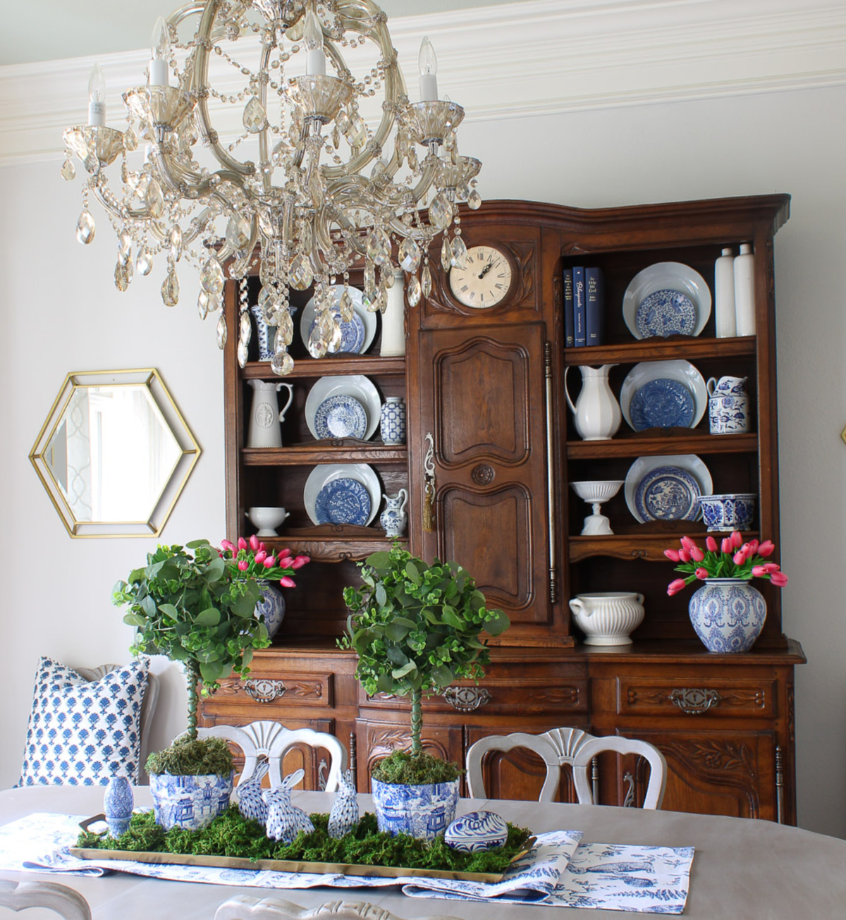 Simple Thanksgiving Hutch Decorating Ideas - Bluesky at Home