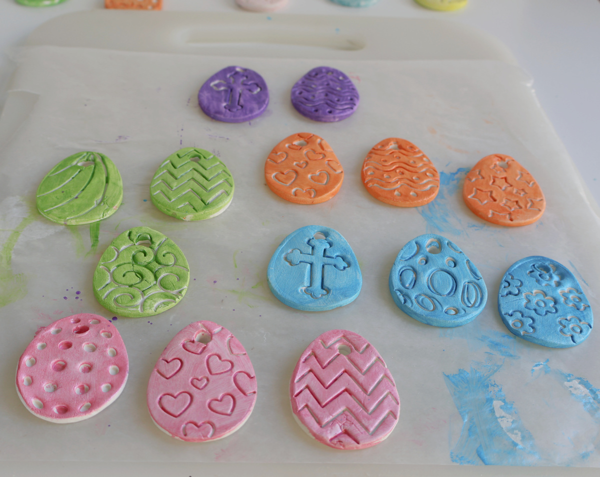 5 Cute Ways to Use Air-Dry Clay Easter Eggs - Bluesky at Home
