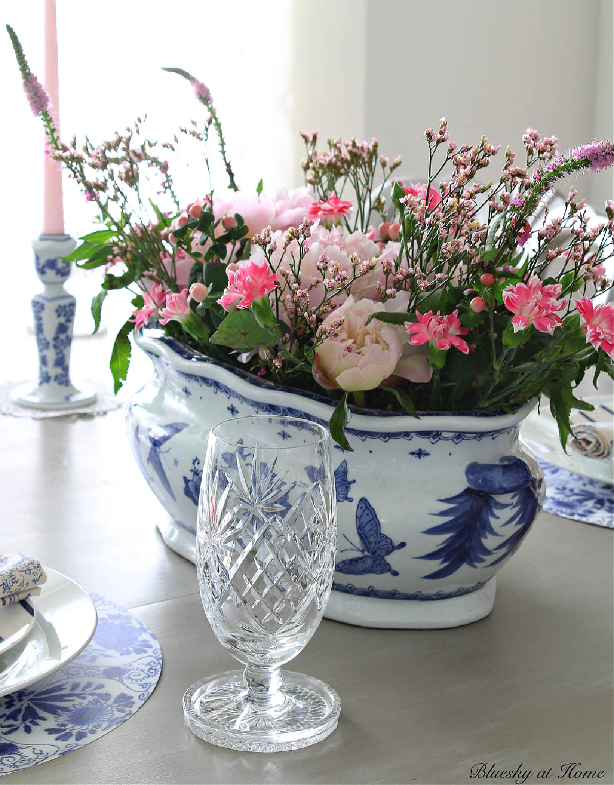 11 Stunning Summer Tablescape Ideas to Spice Up Your Table - Bluesky at ...