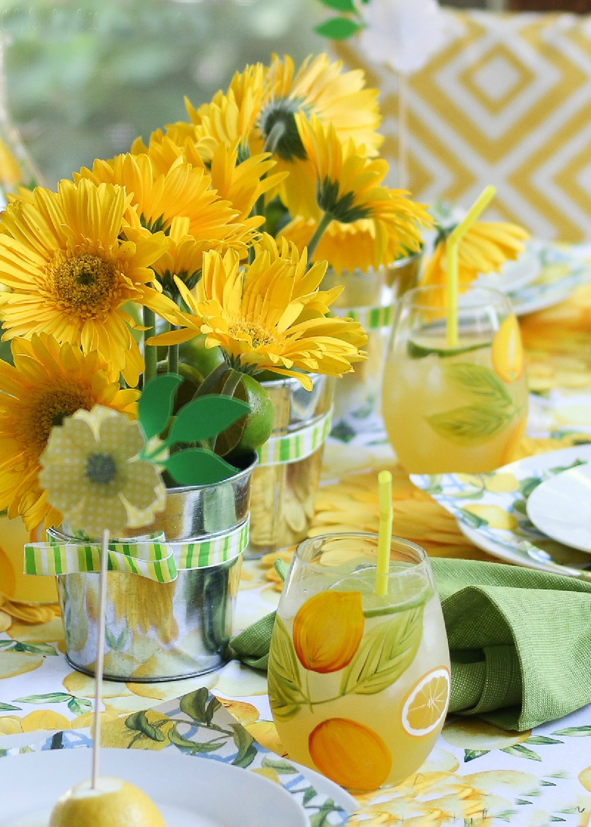 11 Stunning Summer Tablescape Ideas to Spice Up Your Table - Bluesky at ...